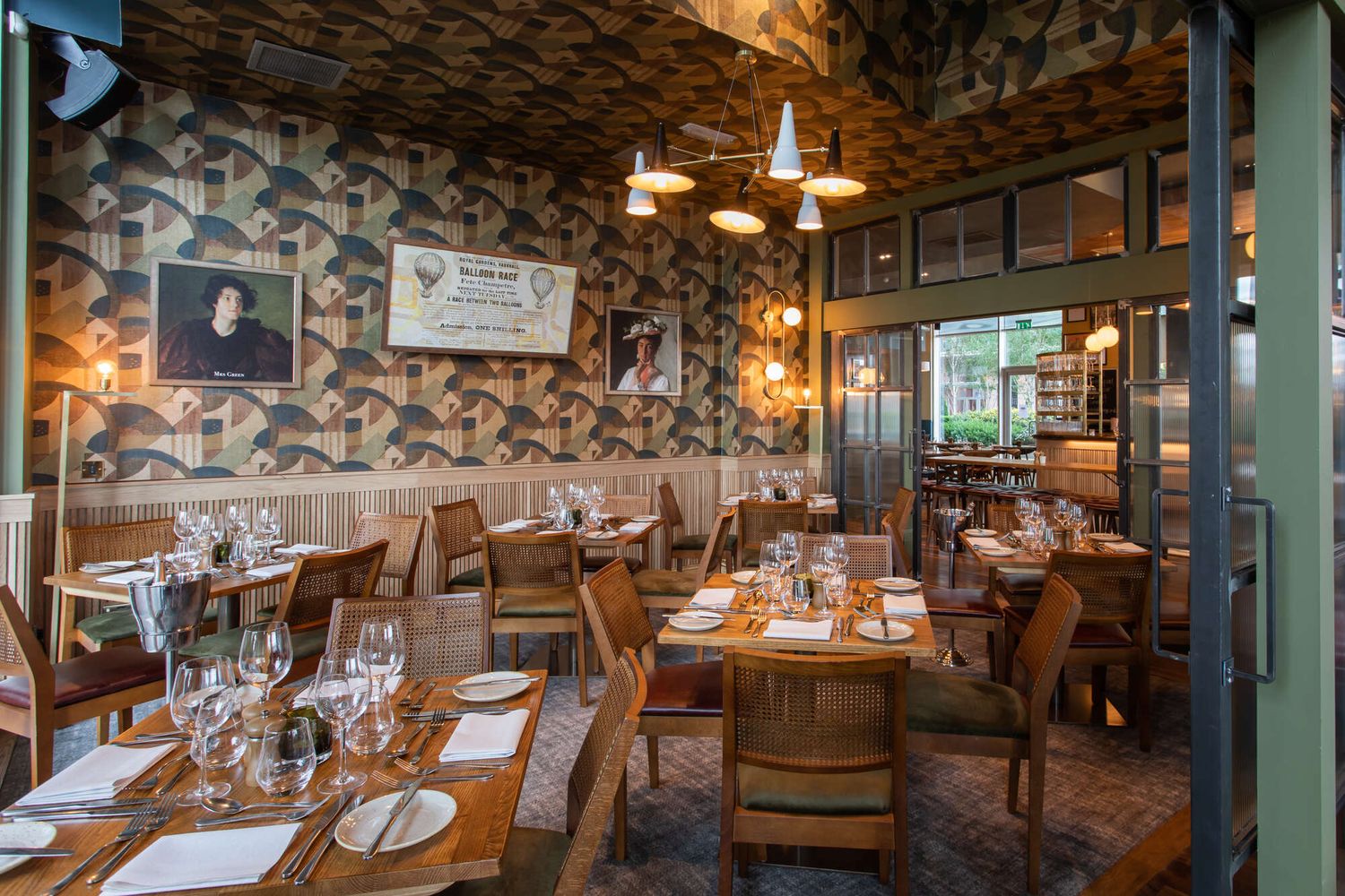 The Riverside | pub | Vauxhall | Young's Pub