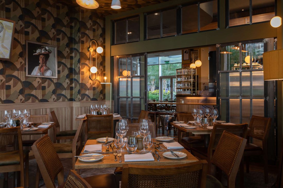 The Riverside | pub | Vauxhall | Young's Pub