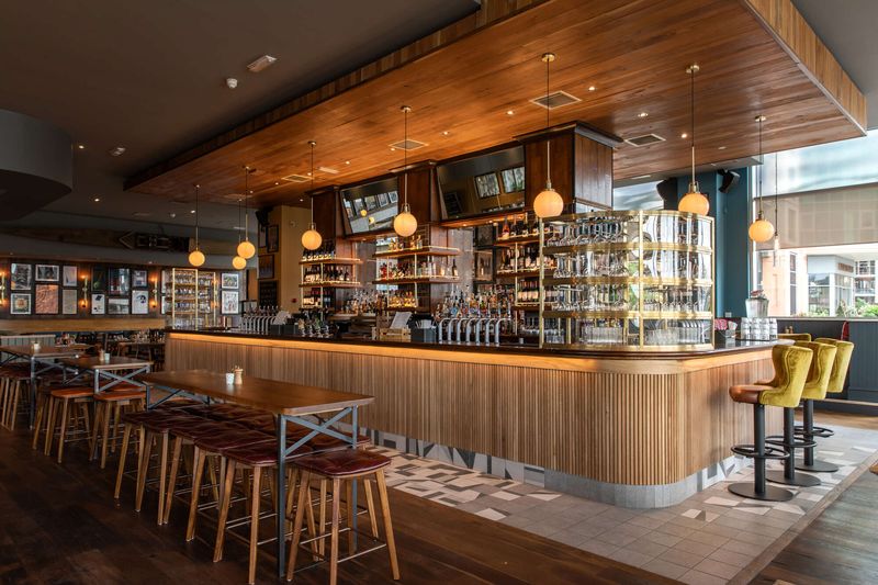 The Riverside | pub | Vauxhall | Young's Pub